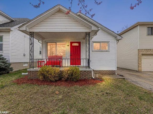 22110 Rosedale St, Saint Clair Shores, MI 48080