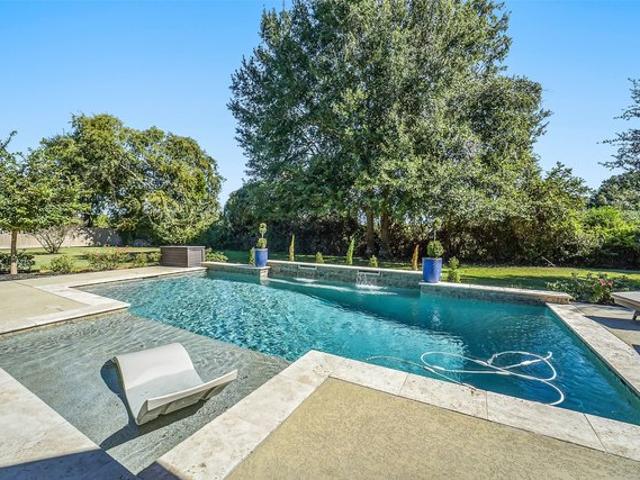 22114 Meadowhurst Cir E, Tomball, TX 77377