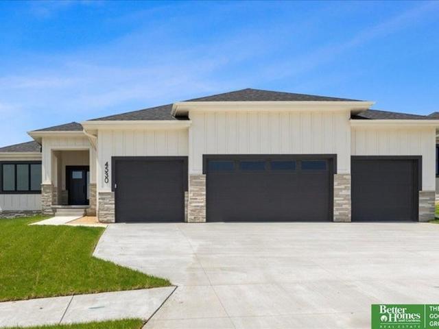 22118 Hampton Dr, Gretna, NE 68028