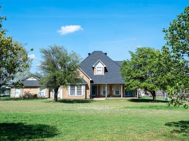 2211 McAlpin Rd, Midlothian, TX 76065
