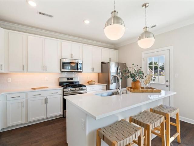 2211 Nantucket AVE