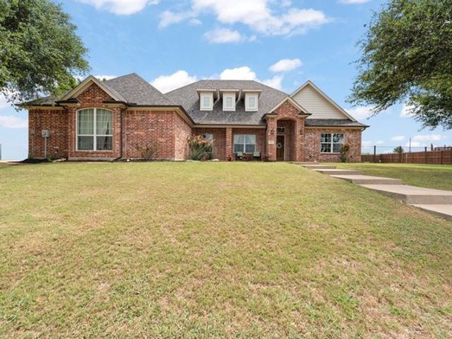 2211 Nottaway Dr, Cleburne, TX 76033