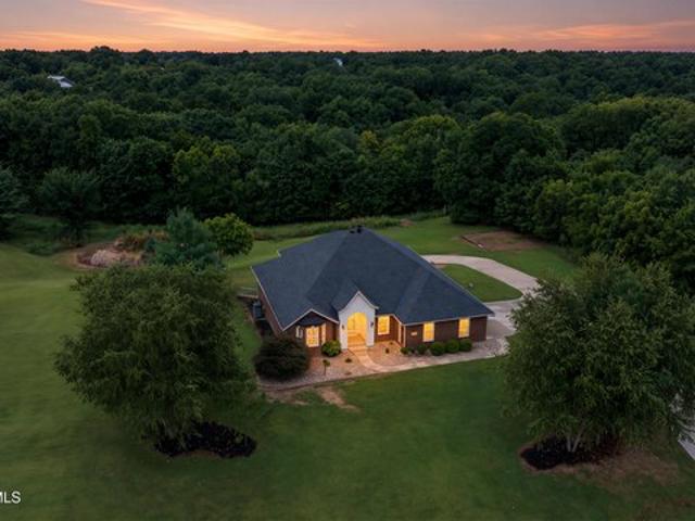 2211 Atelier Dr, Jefferson City, MO 65109
