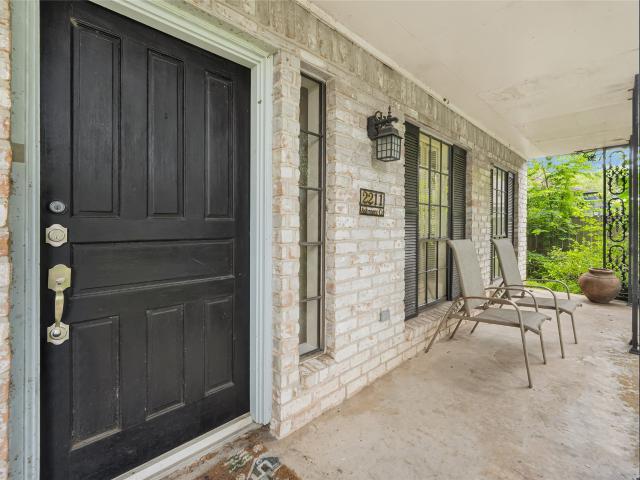 2211 Ashmont Court
