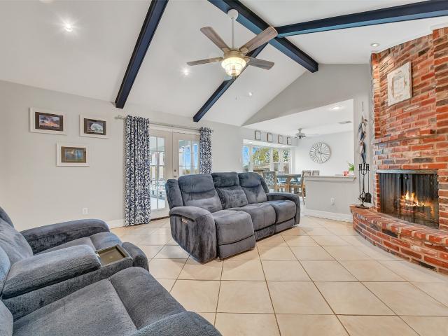 2211 Bayou Drive