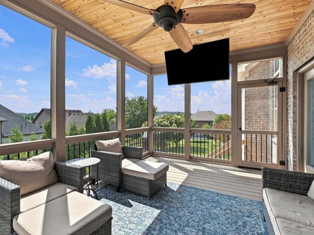 2211 Chantry Place Lane