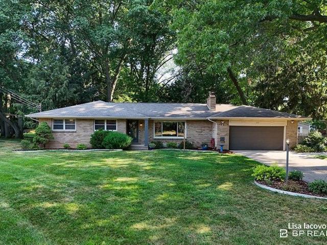 2211 Clover Dr NW, Grand Rapids, MI 49504