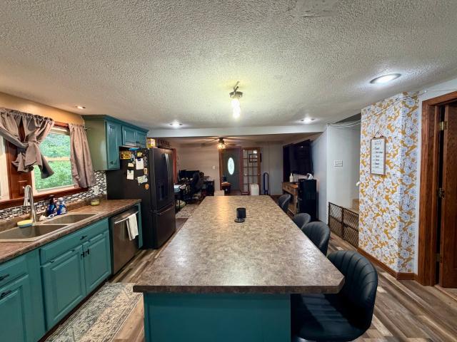 2211 Deets Road