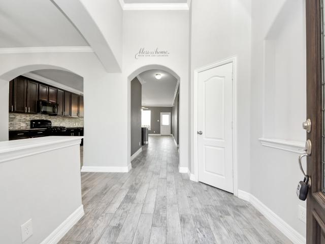 2211 Emerald Lane