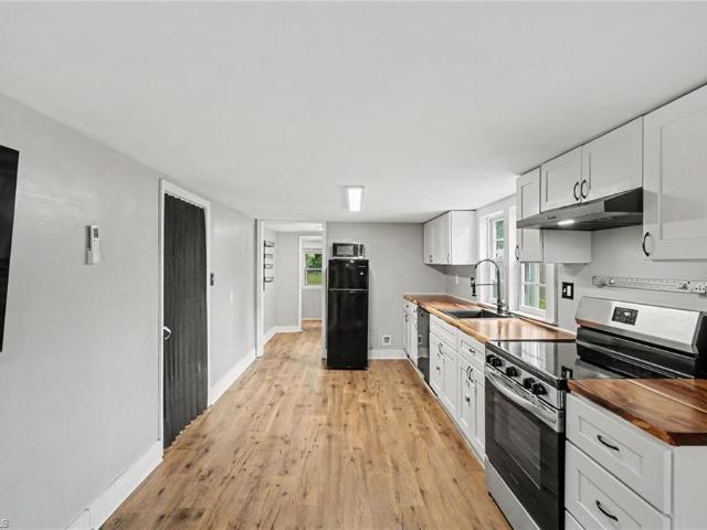 2211 Fairfax Road