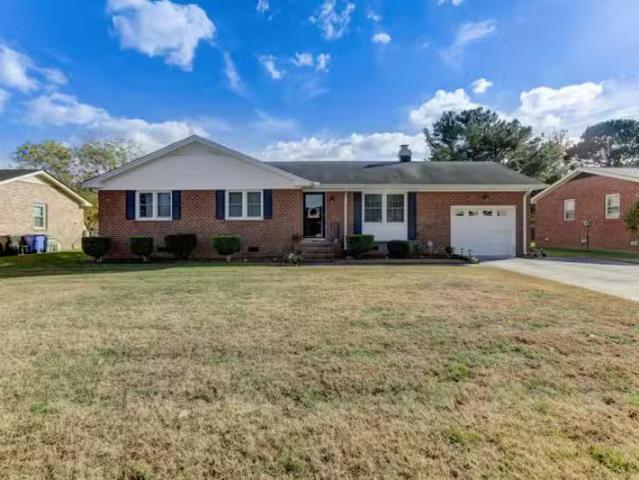 2211 FIELDCREST RD E, WILSON, NC 27893 Single Family Residence.