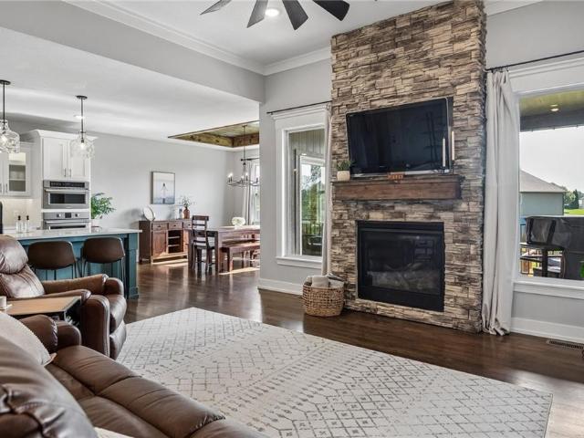 2211 Foxtail Drive