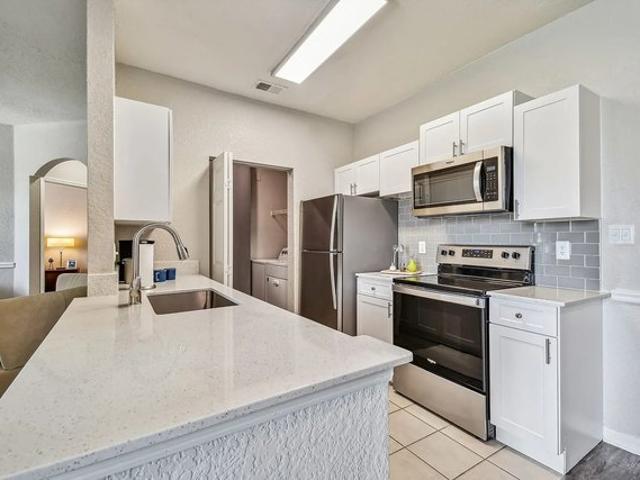 2211 Grand Isle Dr, Brandon, FL 33511