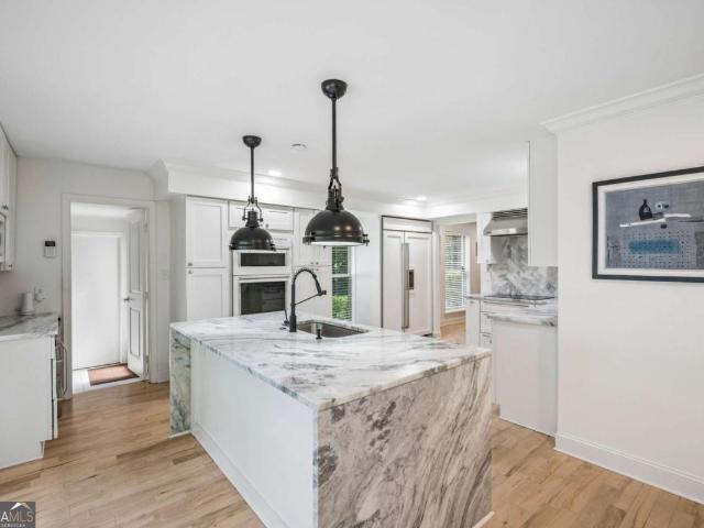 2211 Hill Park Court