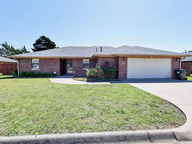 2211 Hines Ct, Sulphur, OK 73086