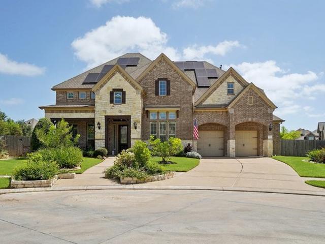 2211 Indigo Pass Ct, Friendswood, TX 77546