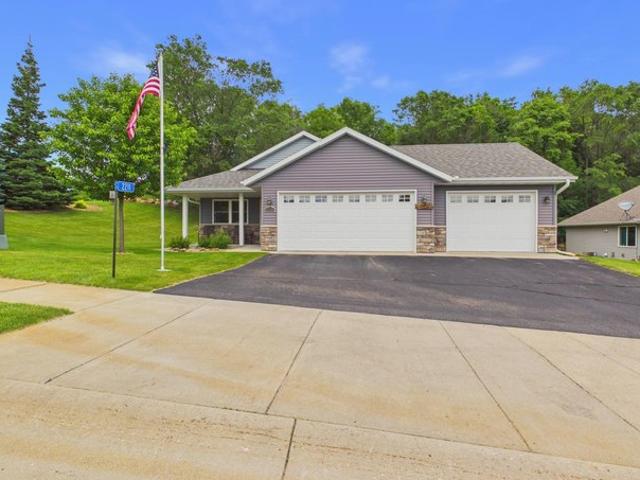 2211 Ridgedale Dr SE, Alexandria, MN 56308