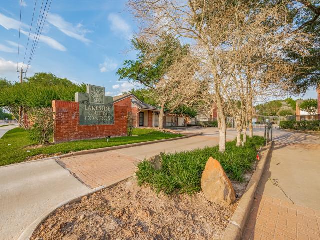 2211 S Kirkwood Rd, Unit 19, Houston, TX 77077 | MLS #10239