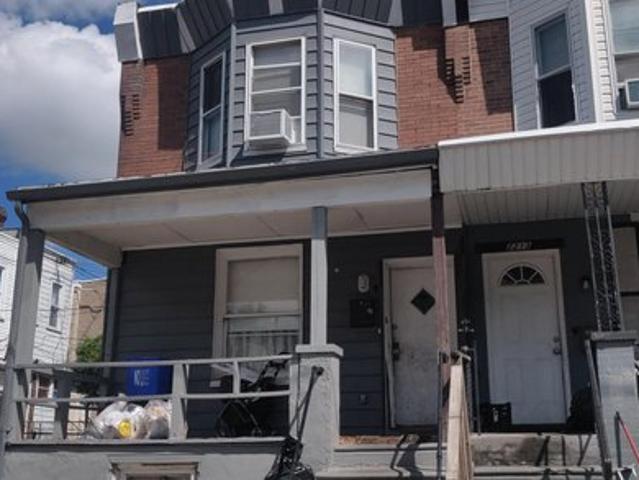2211 S Hobson St, Philadelphia, PA 19142
