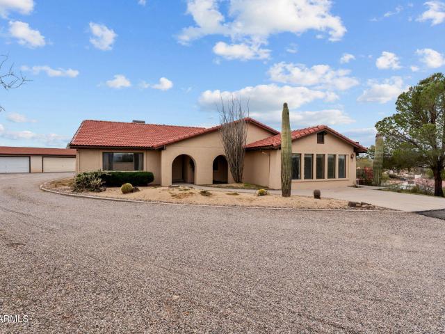 2211 w wickenburg way
