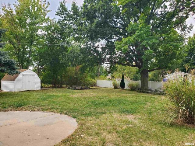 2211 waveland drive
