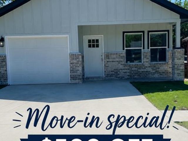 2211 Wellington St, Greenville, TX 75401
