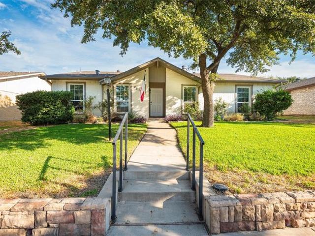 2211 Yewpon Dr, Carrollton, TX 75007
