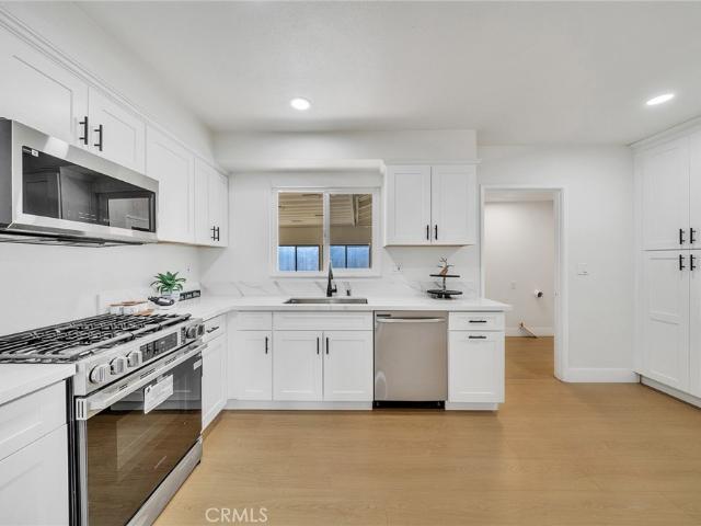 2211 1/8 Casitas Avenue