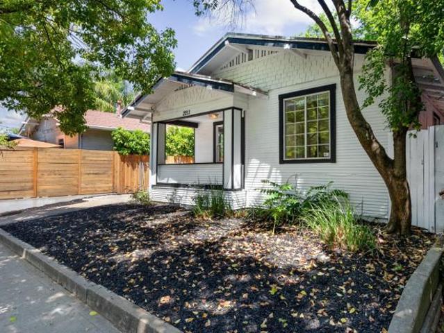 2211 33rd St, Sacramento, CA 95817