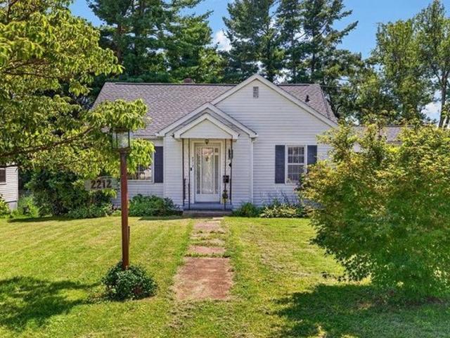 2212 MT Vernon St, Waynesboro, VA 22980
