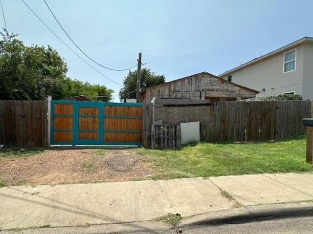 2212 Maryland Ave, Laredo, TX 78040