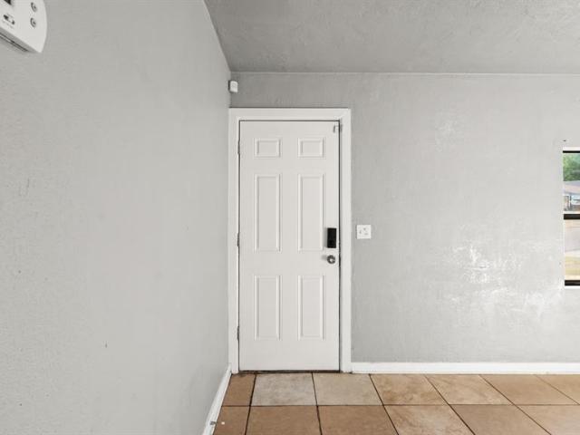 2212 Miramar Boulevard