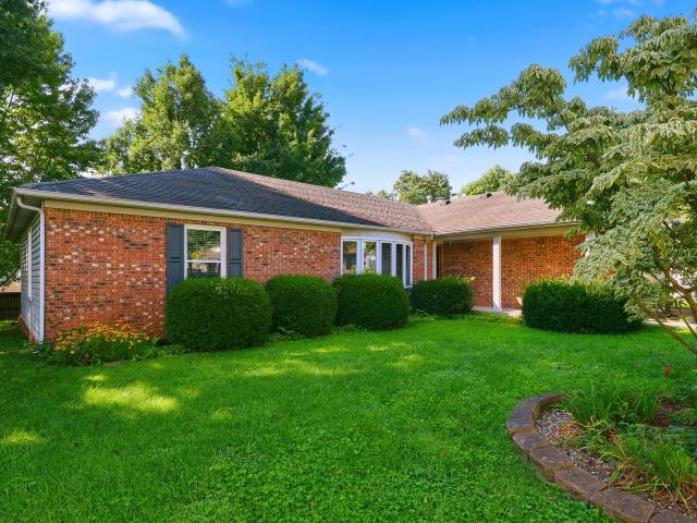 2212 Acorn Court