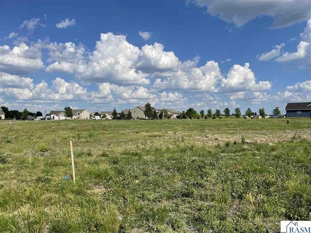 2212 Anchorage Dr, North Mankato, MN 56003