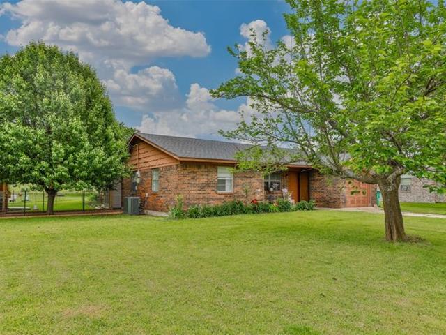 2212 Aspen Rd, Gainesville, TX 76240