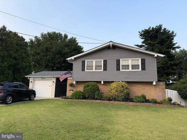 2212 Chestnut Hill Dr, Cinnaminson, NJ 08077