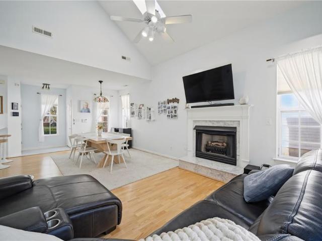 2212 Creeks Edge DR