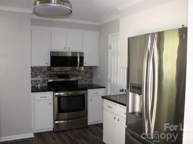 2212 Crosswinds Court