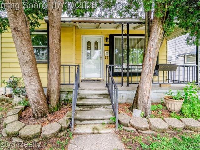 2212 Detroit Ave, Lincoln Park, MI 48146