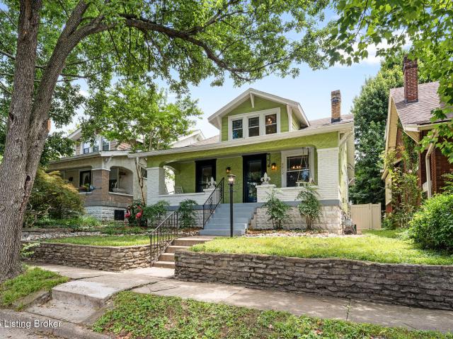 2212 Eastview Ave