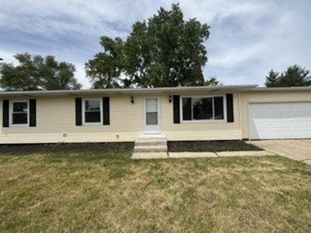 2212 Fairview Ln, Mchenry, IL 60051