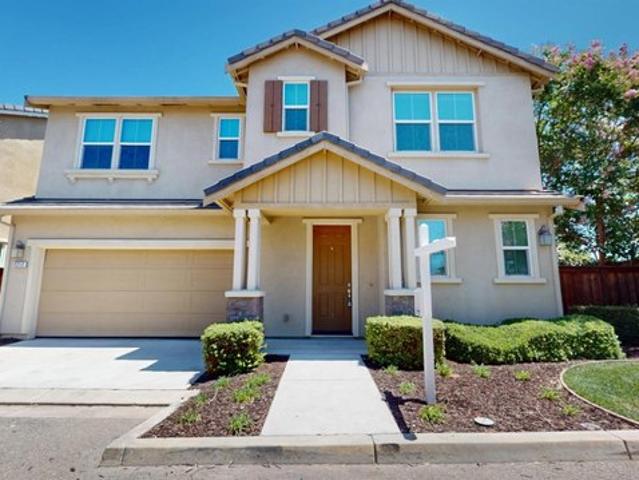 2212 Gallery Dr, Riverbank, CA 95367