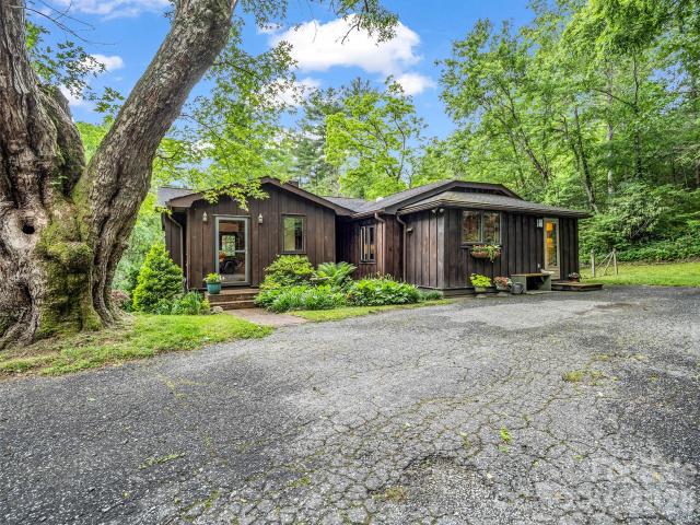 2212 Green River Road