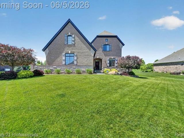 2212 Heidi Dr, Addison Township, MI 48370