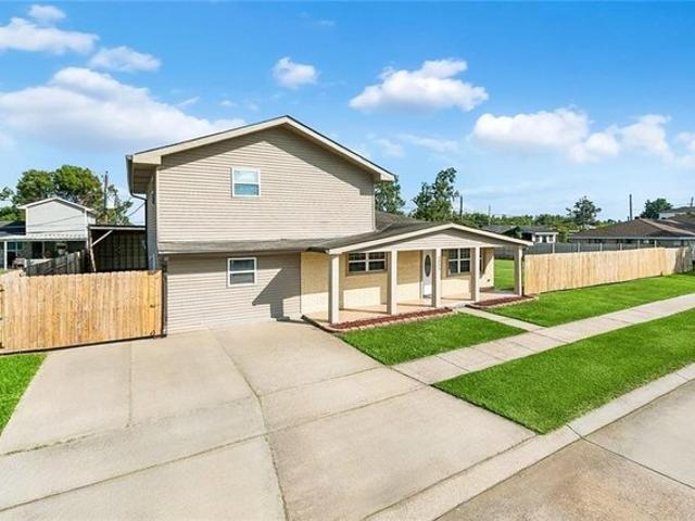 2212 Kenneth Dr, Violet, LA 70092