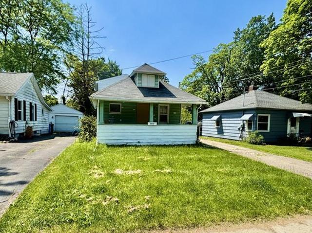 2212 Lyons Ave, Lansing, MI 48910