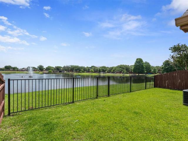 2212 Lakeshore Drive