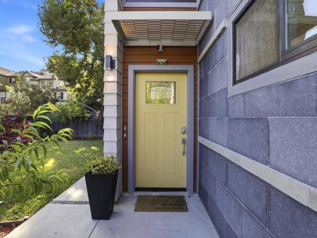 2212 Leland Avenue