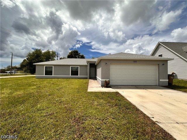 2212 SW Santa Barbara Pl, Cape Coral, FL 33991