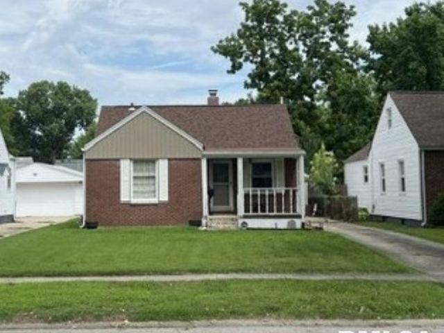 2212 S Pasfield St, Springfield, IL 62704